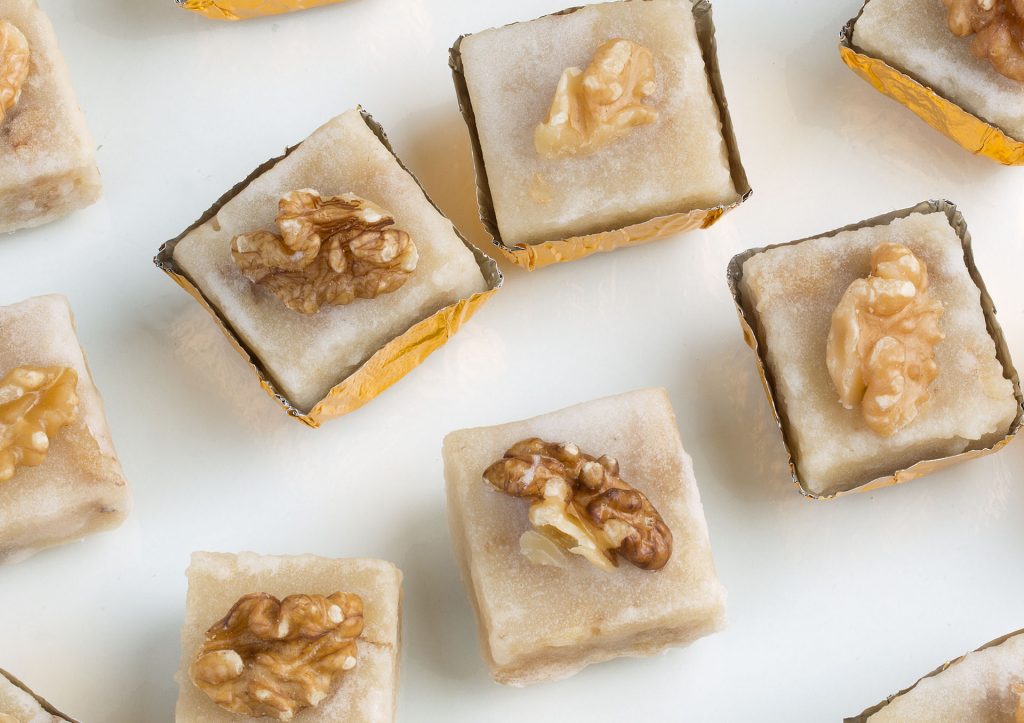 Mini turrón de nata-nuez - Confitería y Pastelería Manuel Aguilar